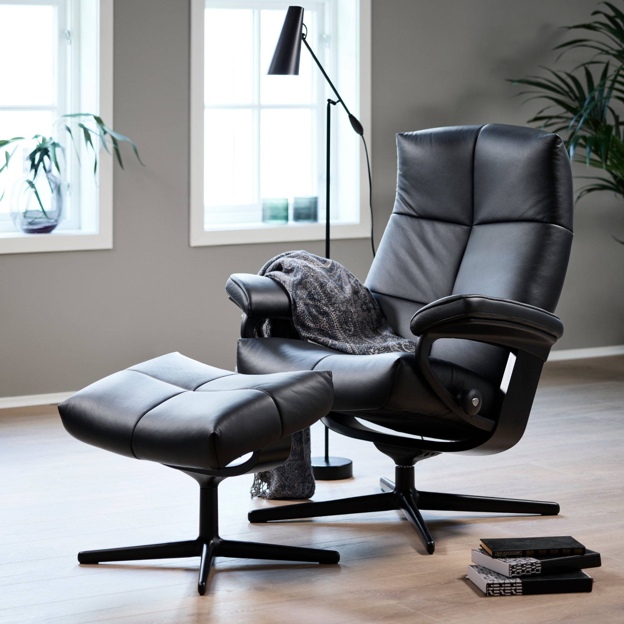 Stressless David Large Chair & Stool Cross Base | Cookes Furniture