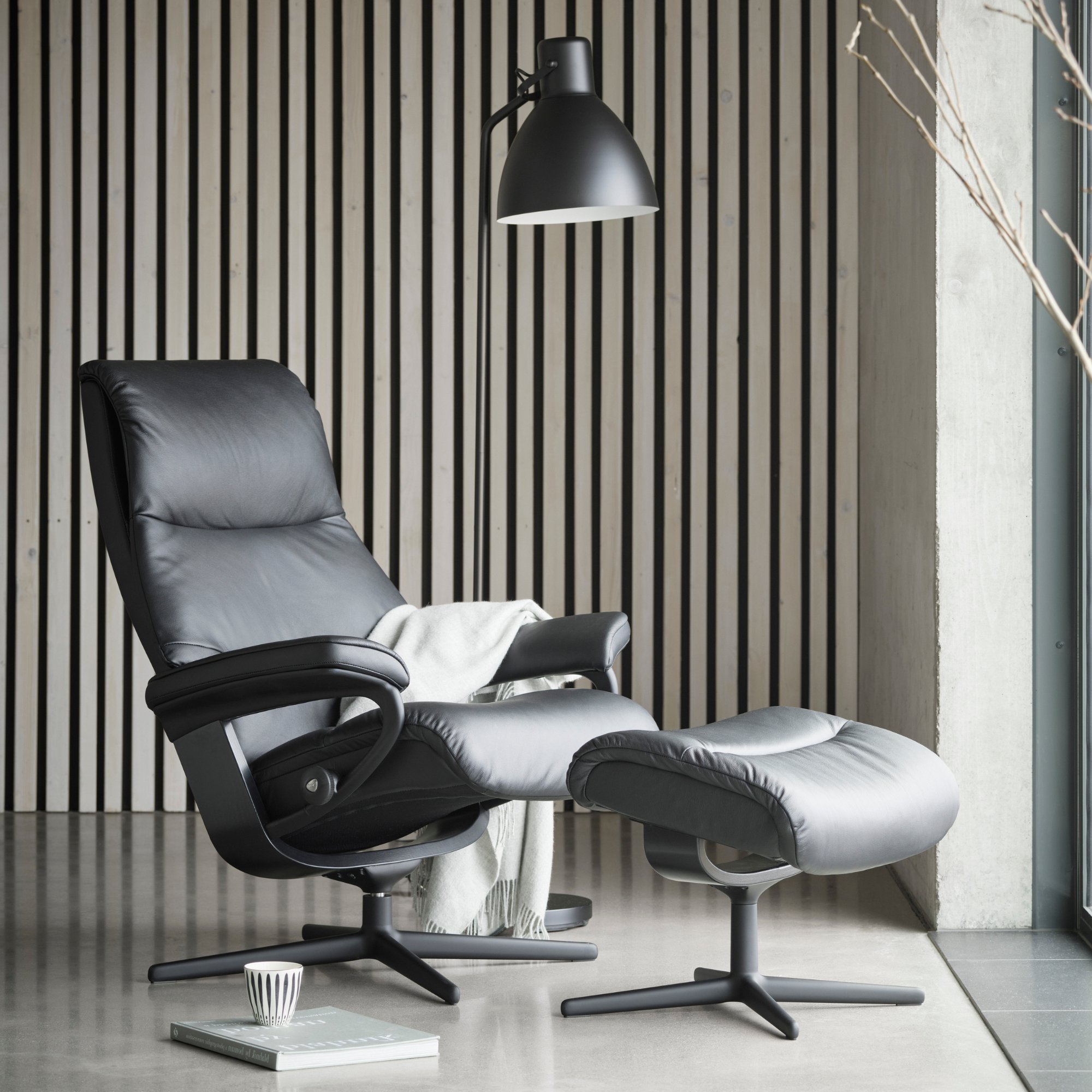 STRESSLESS VIEW MEDIUM Stressless View Medium Chair & Stool Cross Base ...