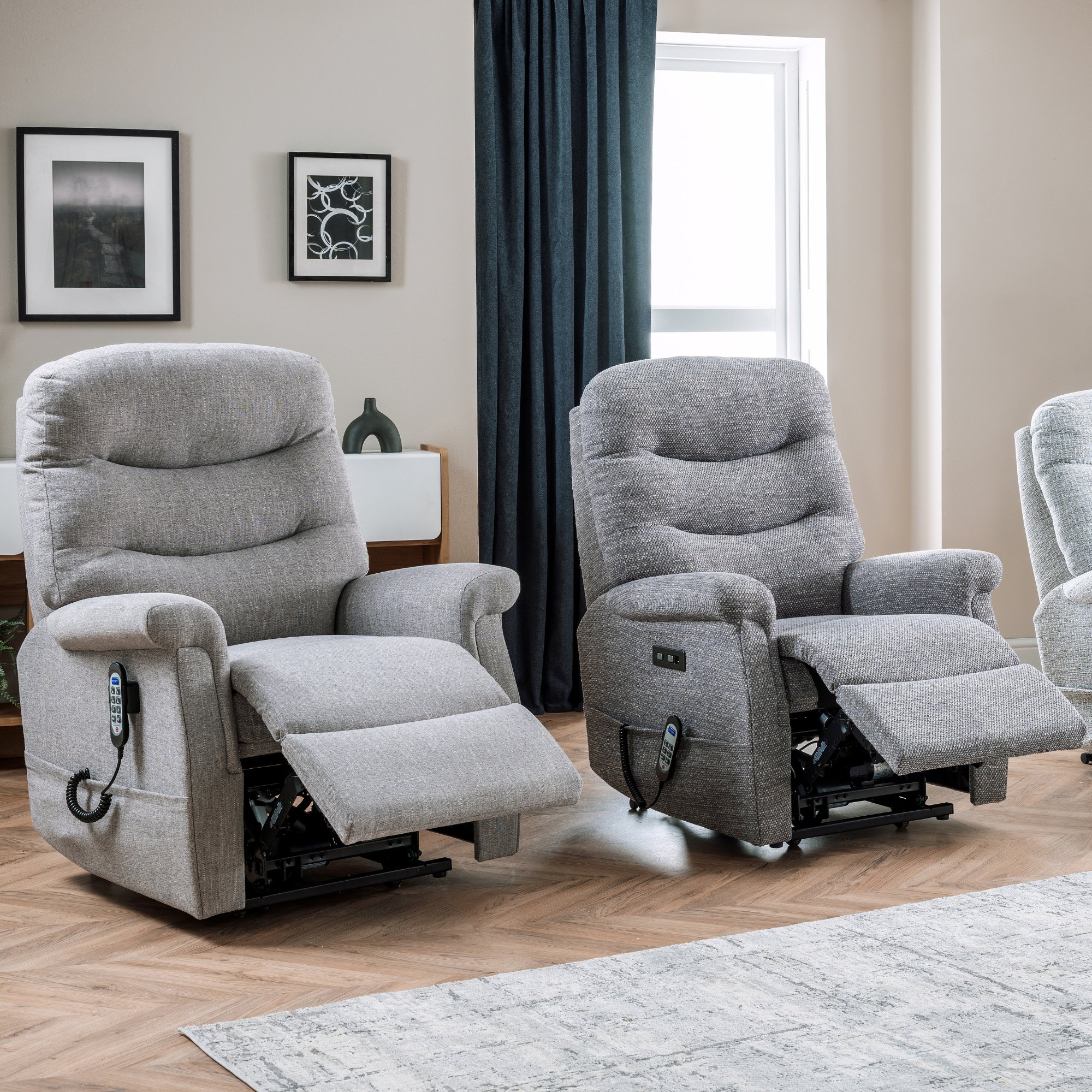 Celebrity Hollingwell Grande Recliner Armchair | Cookes Furniture